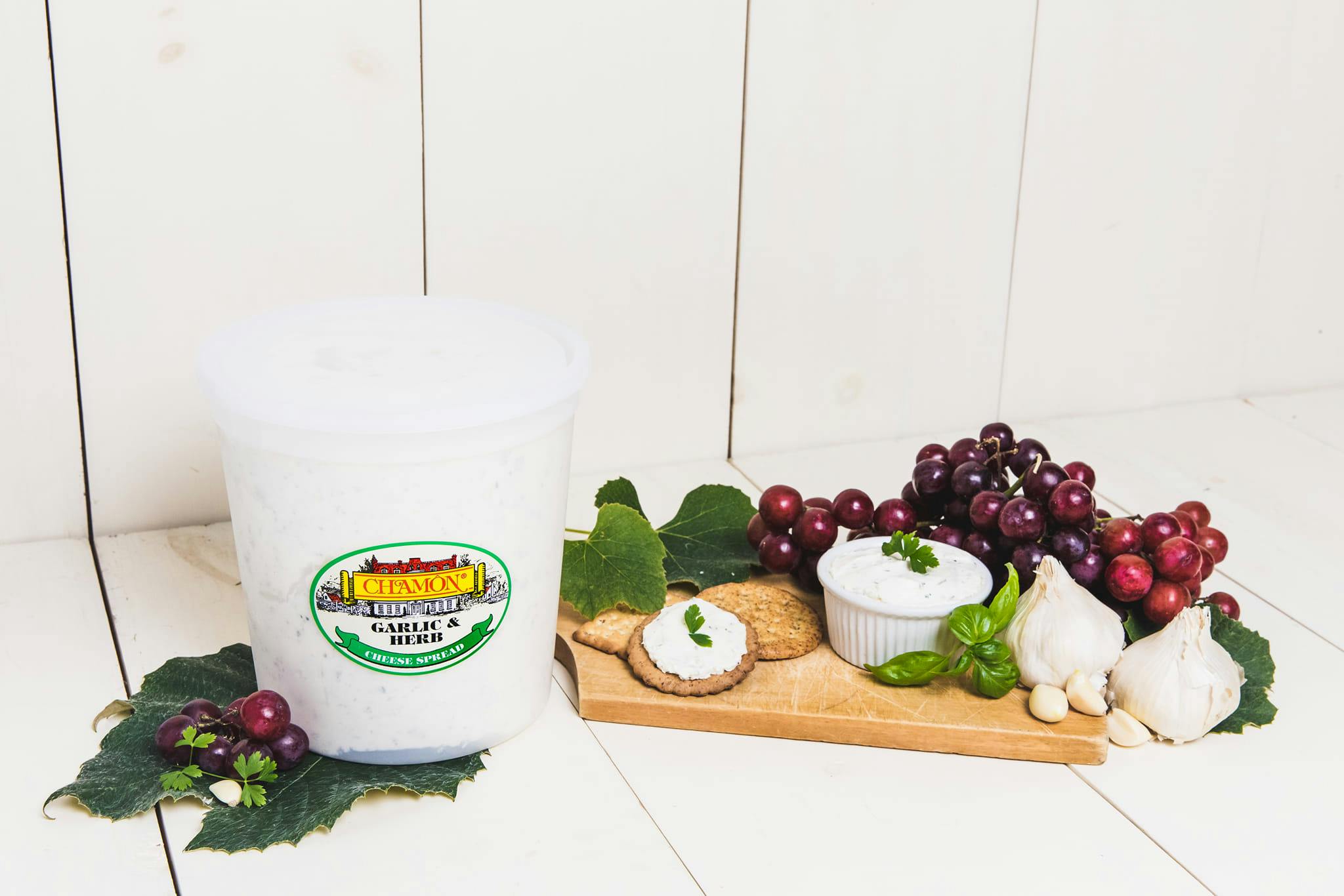 Chamon Cheese Spreads Garlic & Herb Spread 8 oz. - SPIRITED Wines